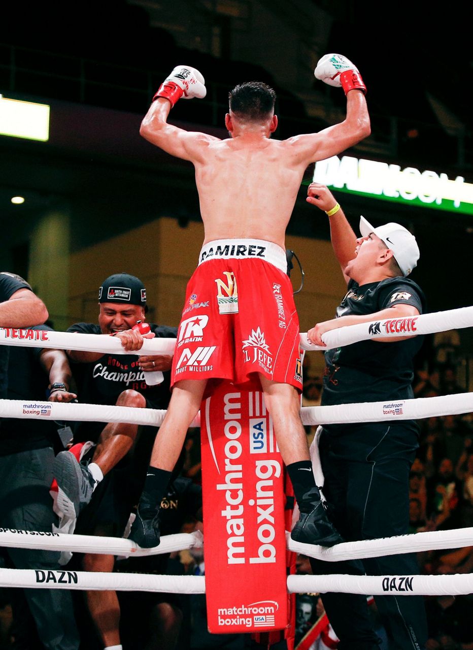 WBC's Ramirez gets TKO in super lightweight unification bout