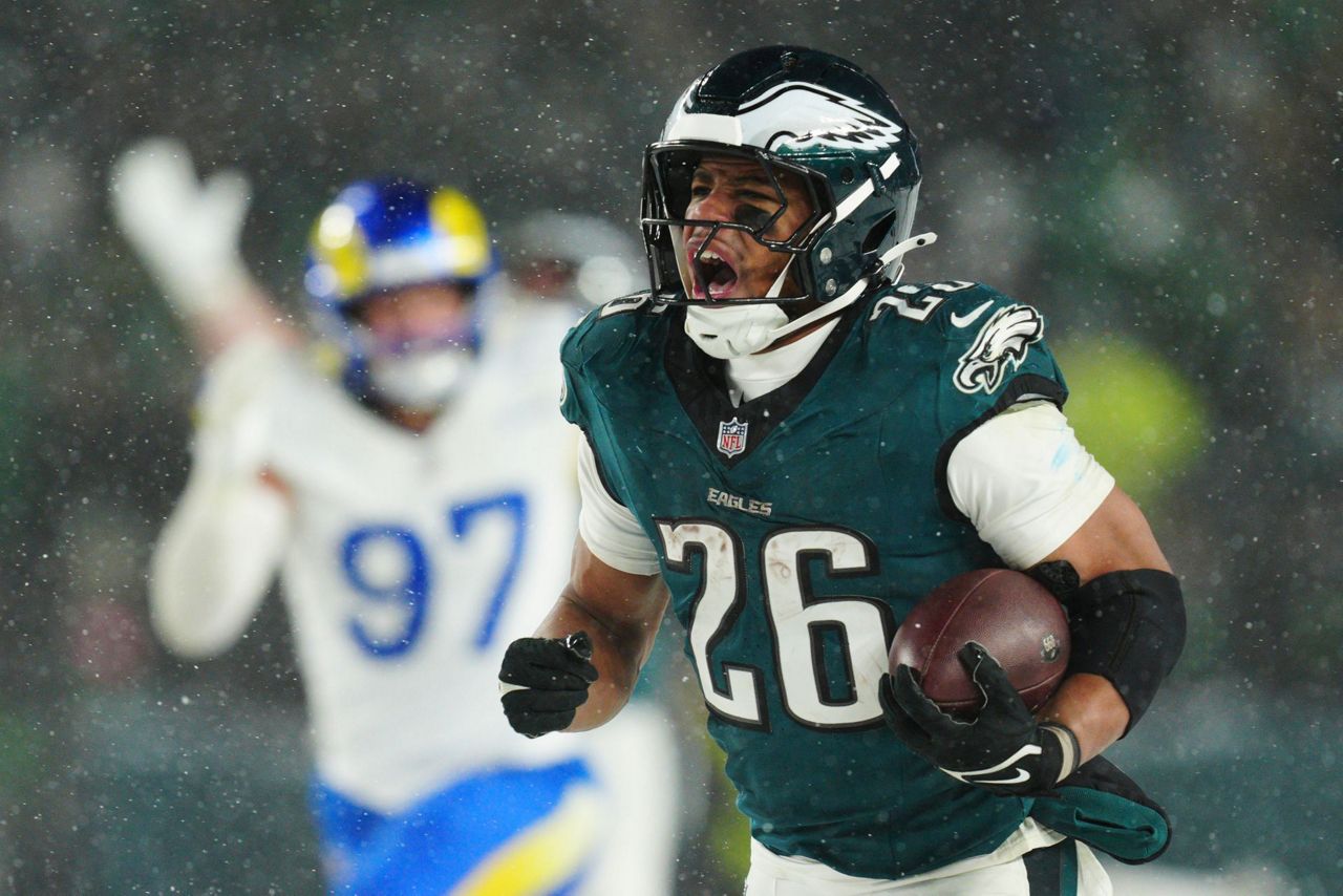 Saquon Barkley can set the NFL total season rushing record. All he ...