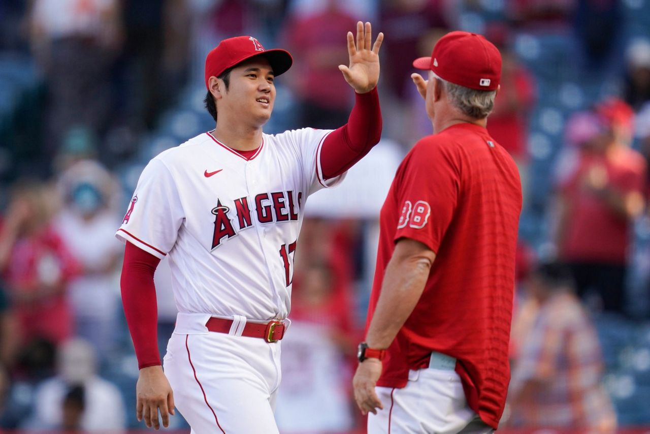 Angels keep Phil Nevin as manager for 2023 on 1-year deal