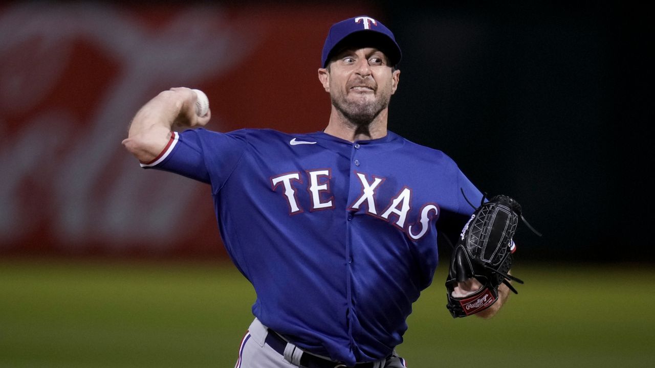Scherzer sharp as Rangers beat A's for 8th straight win