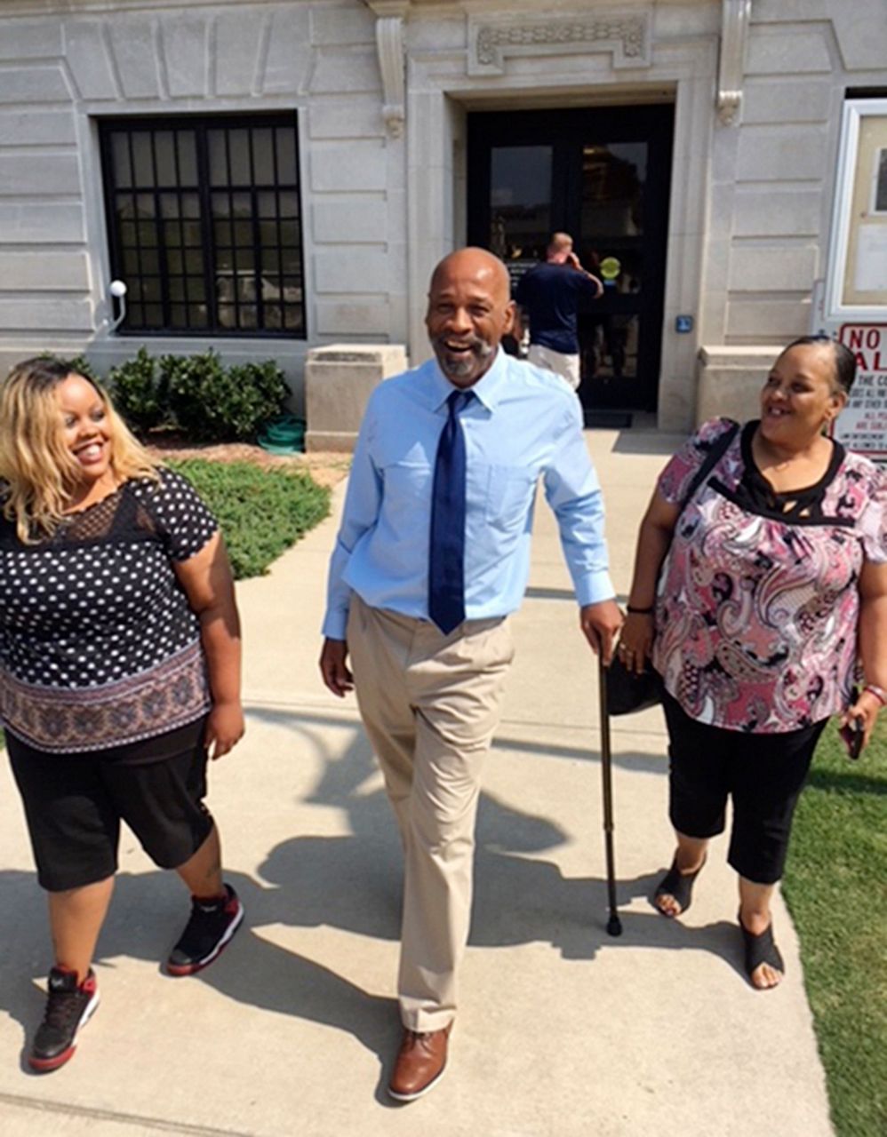 Oklahoma judge dismisses case of man who spent 30 years in prison for ...