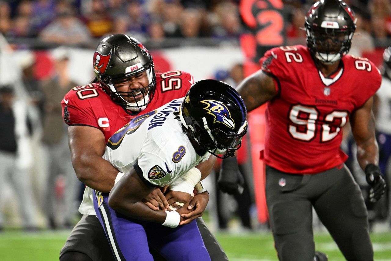 Jackson shines, Ravens beat Brady, struggling Bucs 27-22