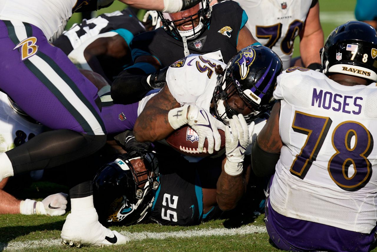 Jags edge Ravens 28-27 on 2-pointer, Tucker's 67-yard miss