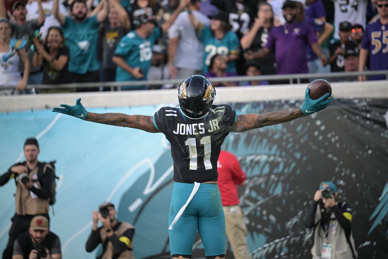 Jags edge Ravens 28-27 on 2-pointer, Tucker's 67-yard miss
