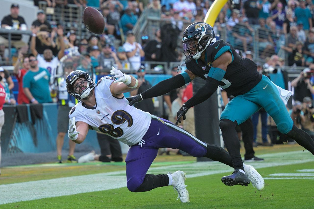 Jags edge Ravens 28-27 on 2-pointer, Tucker's 67-yard miss