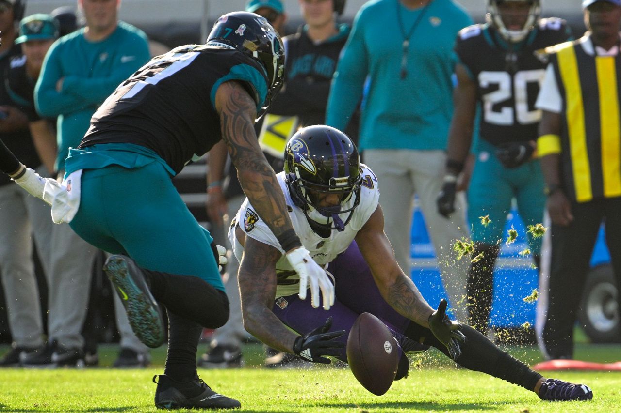 Jags edge Ravens 28-27 on 2-pointer, Tucker's 67-yard miss