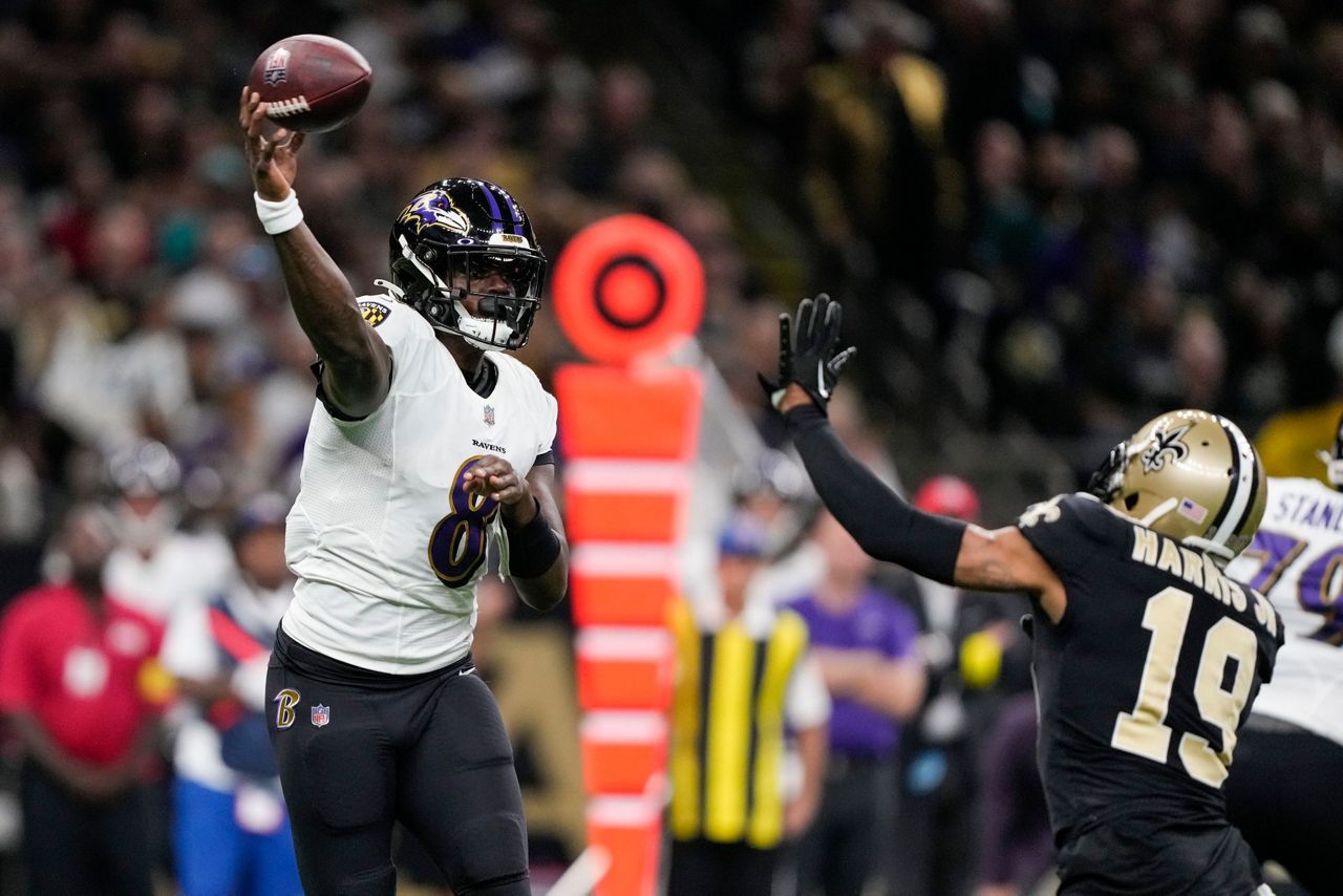 Drake, Houston lead Ravens past Saints for 3rd straight win