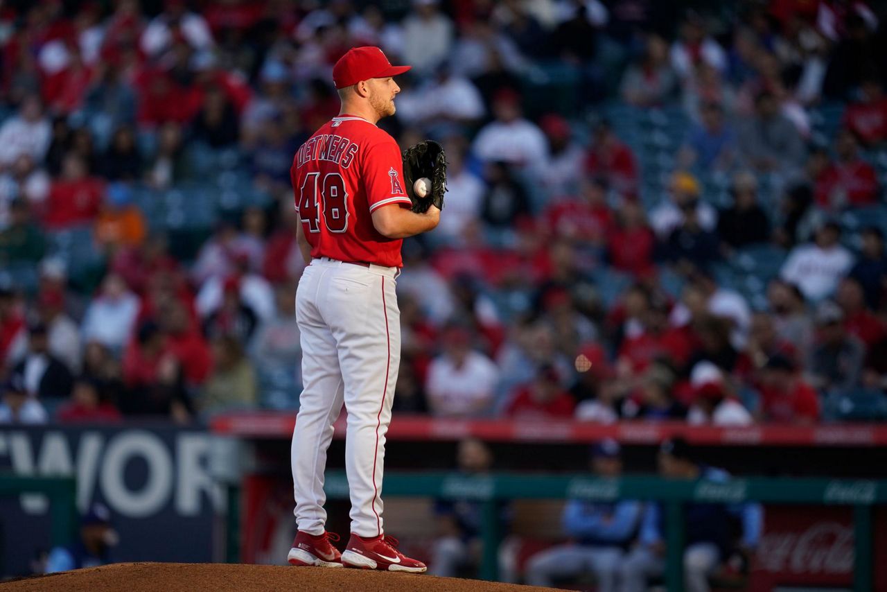 Angels lefty Reid Detmers has no-hitter thru 6 against Rays