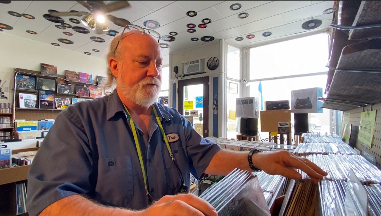 Vinyl records sales hit $1 billion in 2021, 40-year high