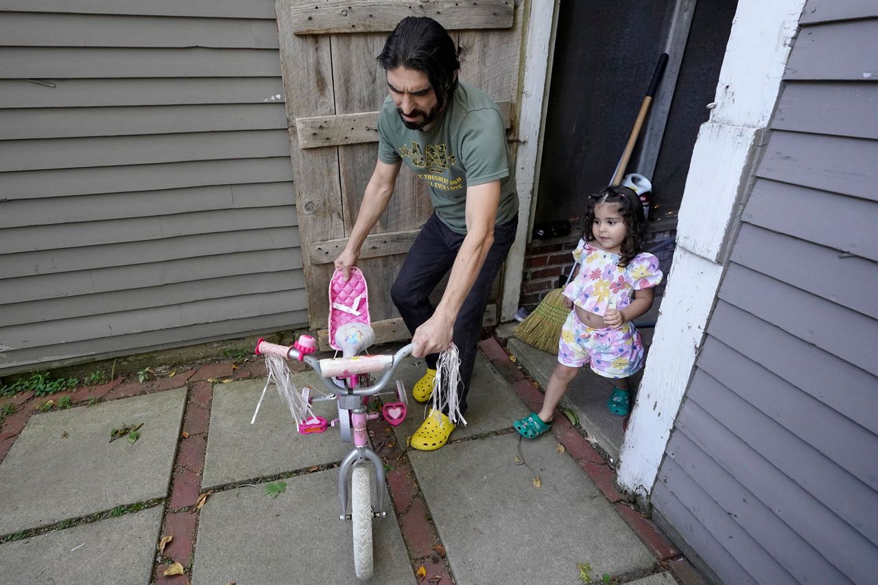 New model to enlist regular Americans to resettle refugees