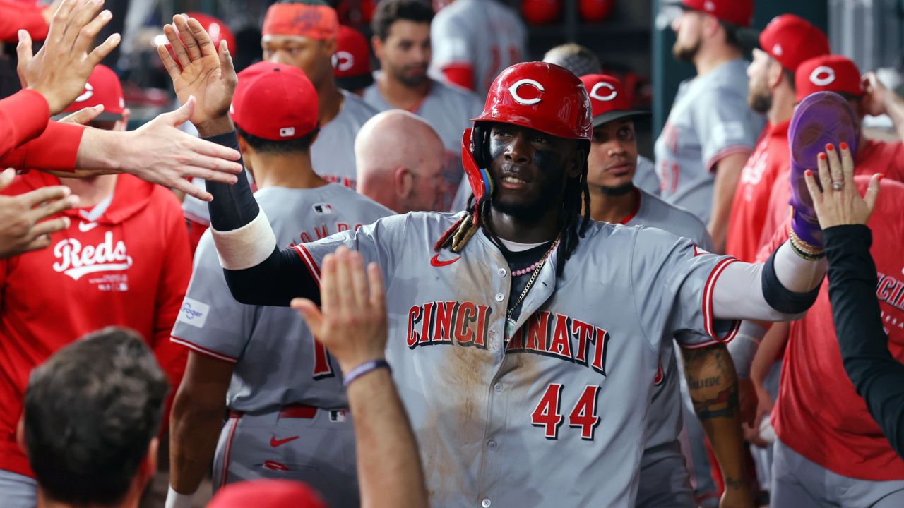 Rangers beat Reds 2-1