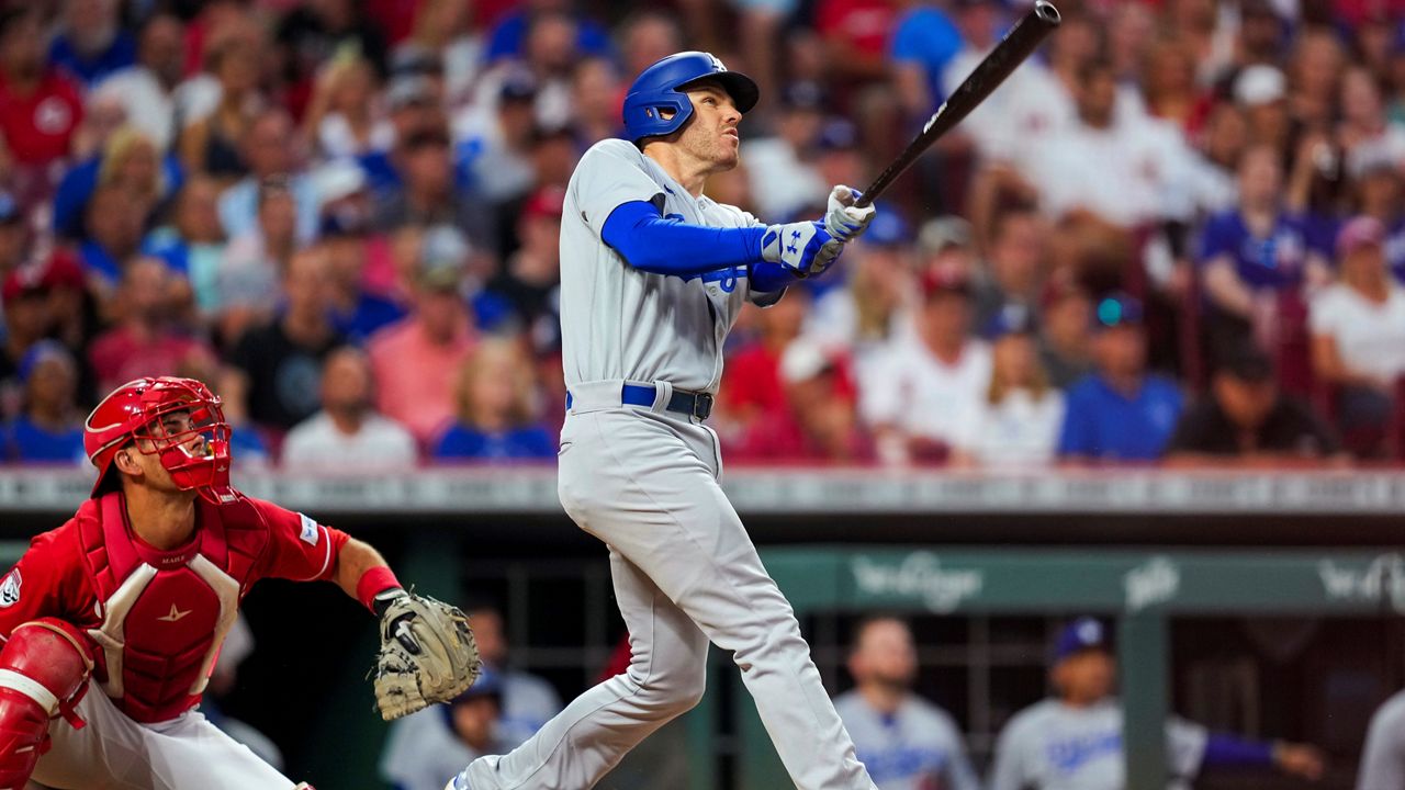 McLain hits game-winning single, Reds rally past Dodgers 9-8