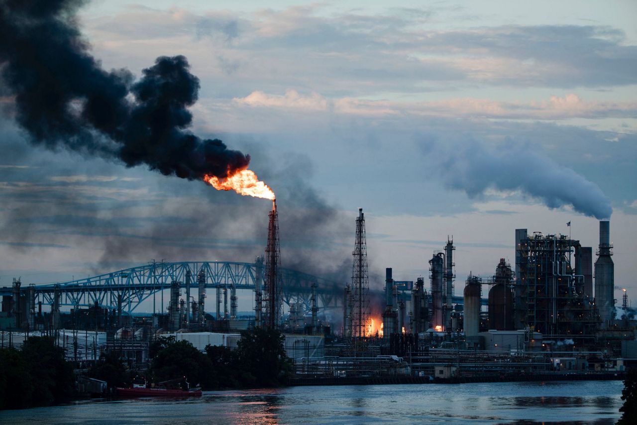 Largest oil refinery on East Coast will close after fire