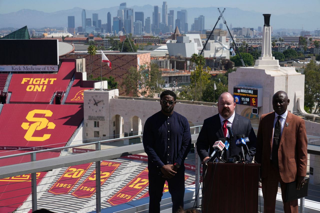 Former USC star Reggie Bush plans defamation lawsuit against NCAA