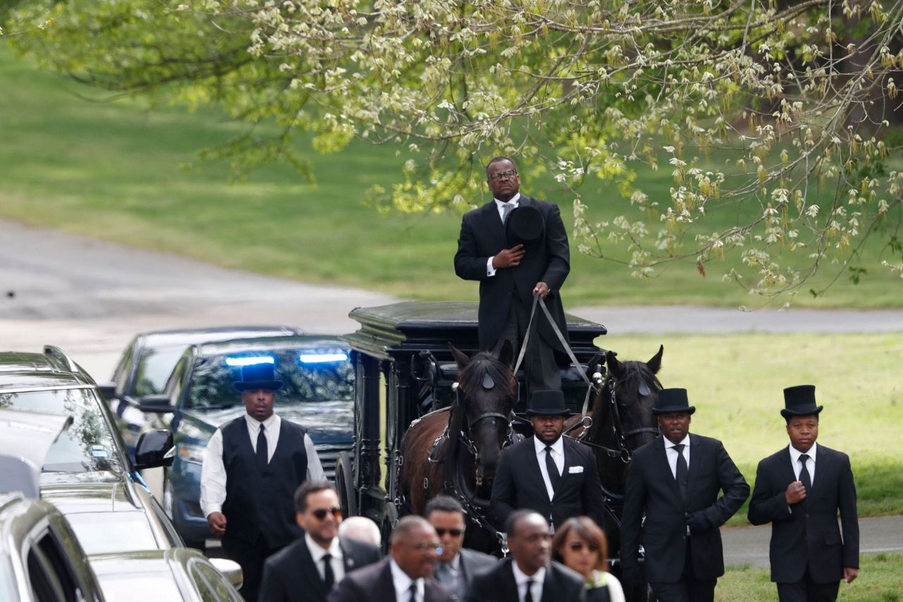 Civil rights hero Lowery honored at private Atlanta funeral