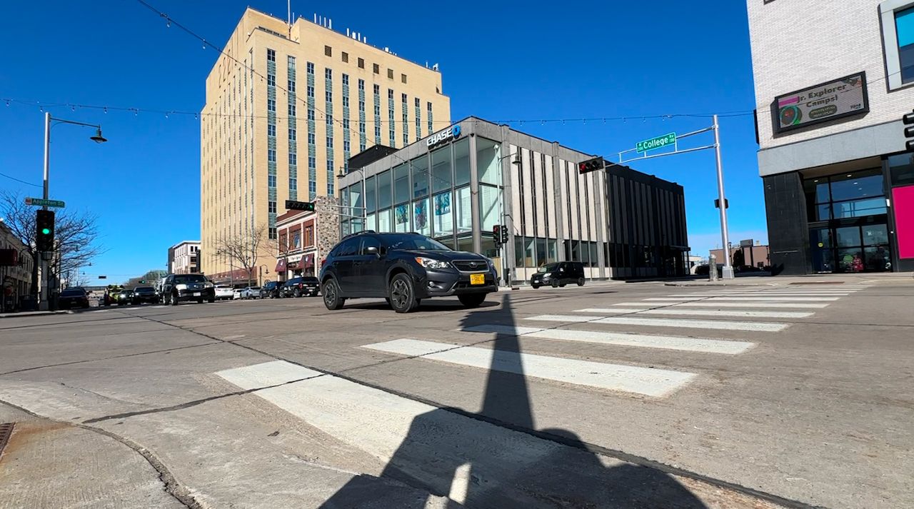 Six months into College Avenue road diet in Appleton