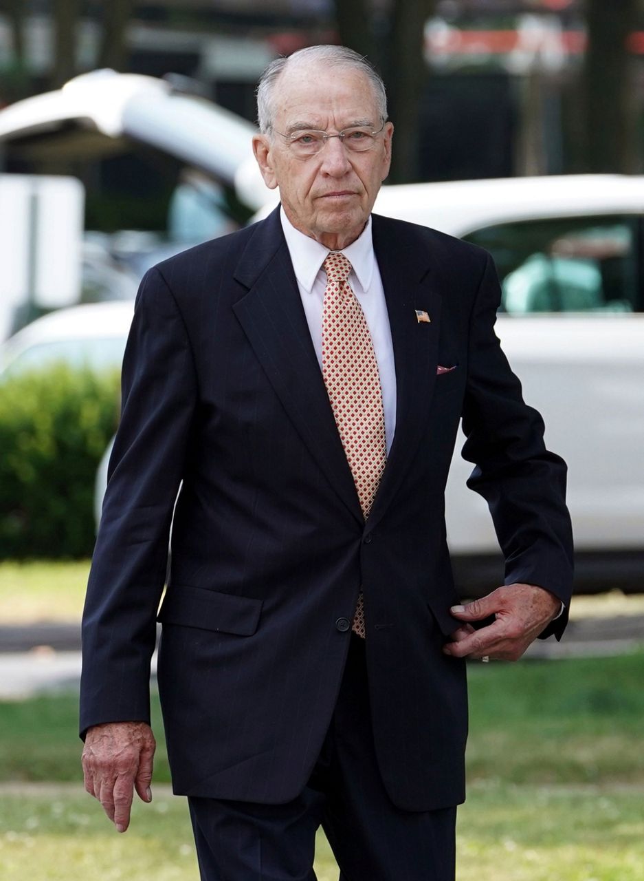 Former Iowa Gov. Ray's legacy contrasts with modern GOP