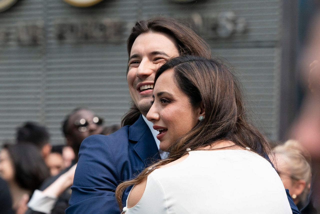 Robinhood makes its debut on Wall Street