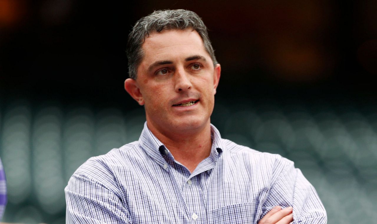 LEADING OFF: D-backs keep pitching amid no-hitter debate