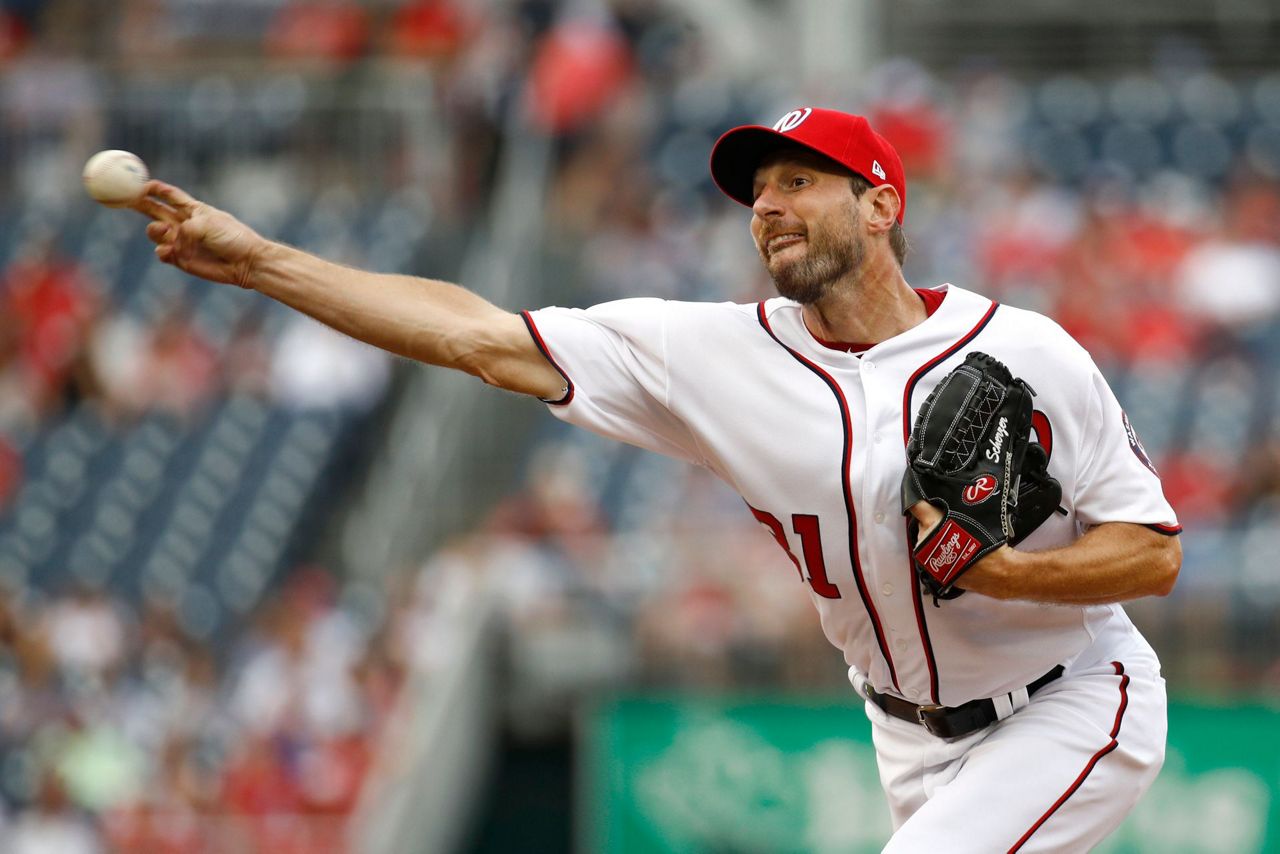 Nationals ace Max Scherzer back to injured list