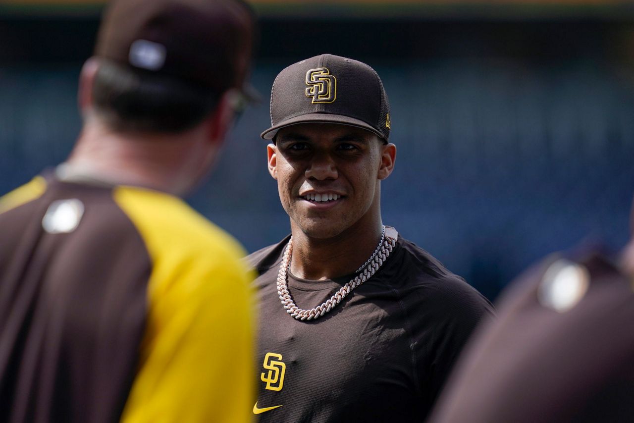 Juan Soto promises to bring 'good vibes,' winning to Padres