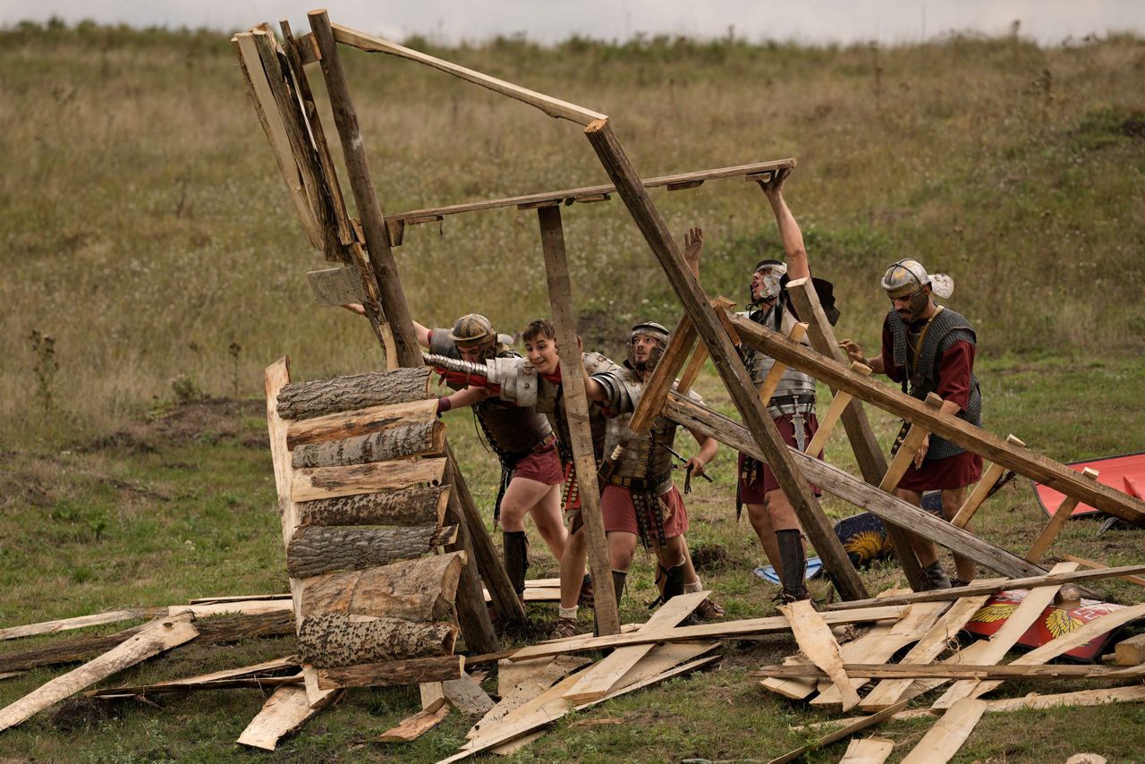 AP PHOTOS: Roman era brought to life at Romanian festival