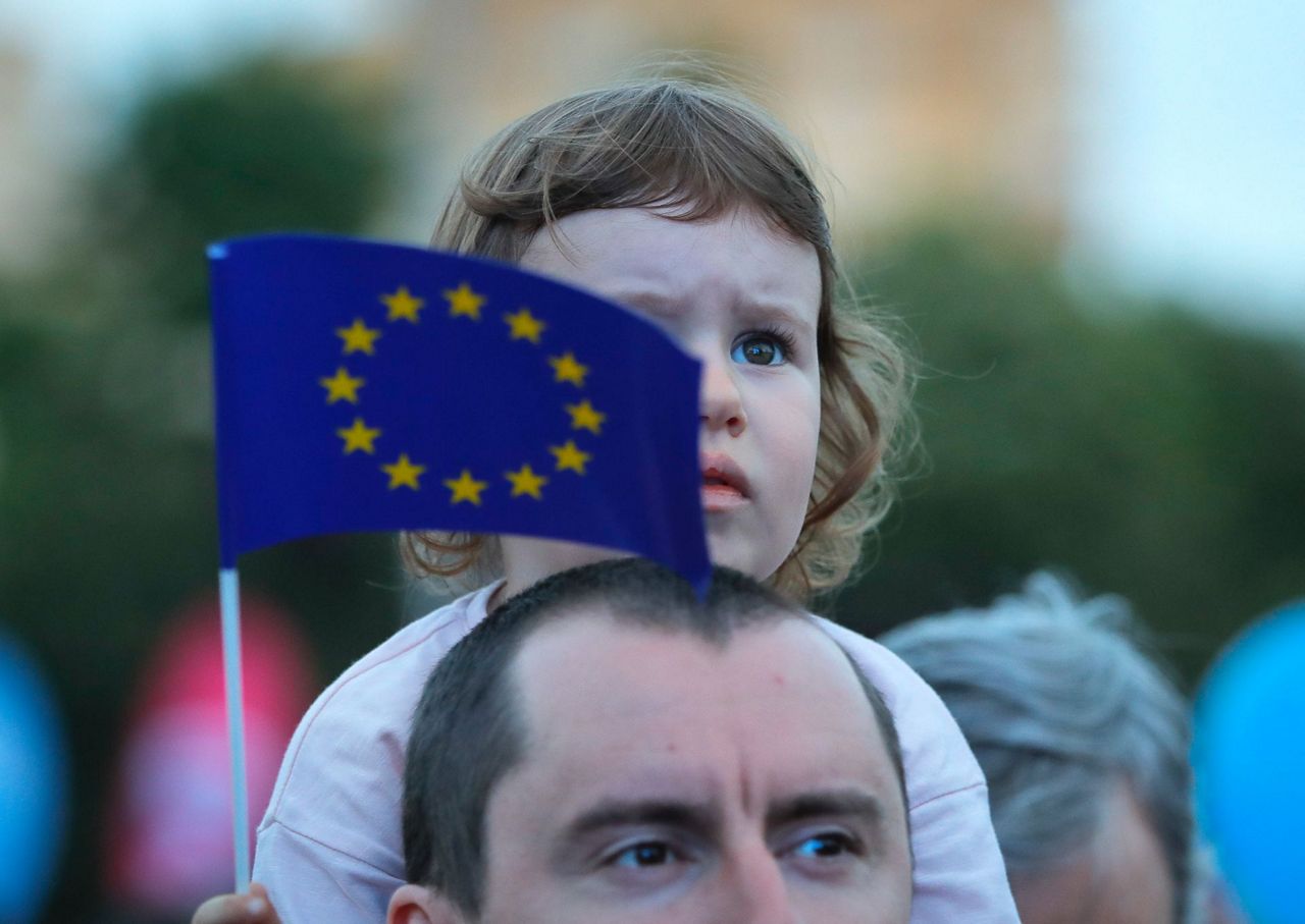 Tens of thousands rally against nationalism before EU votes