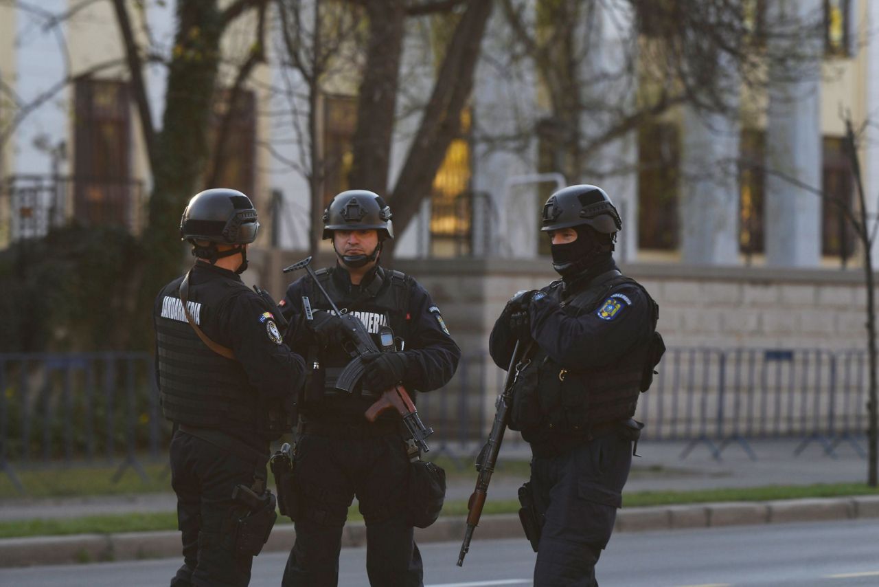 Car rams Russian Embassy gate in Romania, driver dead