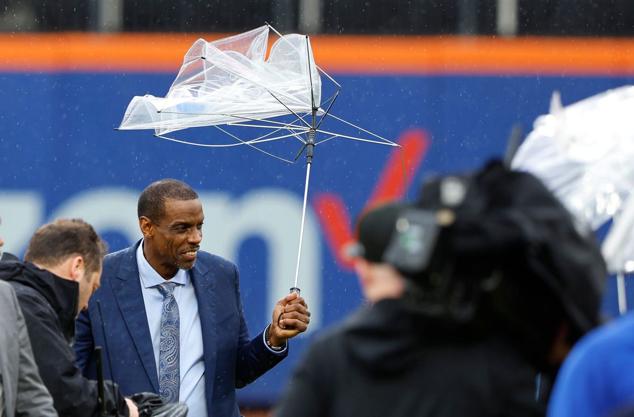 As Mets retire his No. 16, Dwight Gooden tells fans he wanted to `make ...