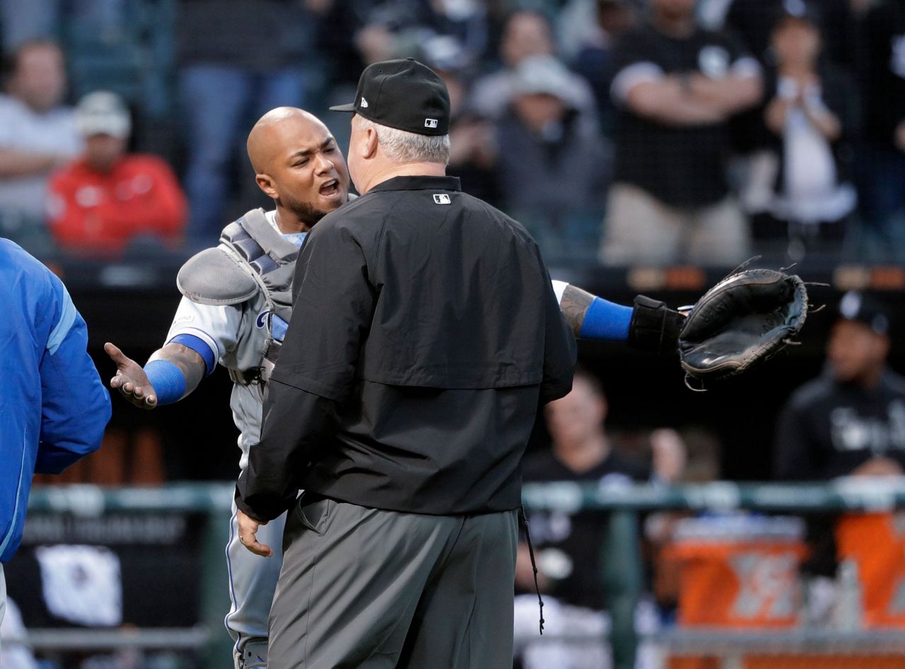 Royals' Sparkman ejected after beaning Chicago's Anderson