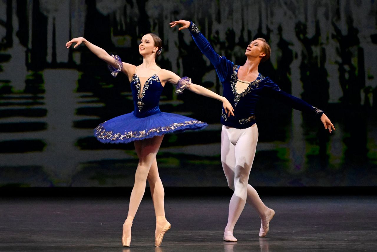 AP PHOTOS: Ballet competitors soar in Moscow at Bolshoi