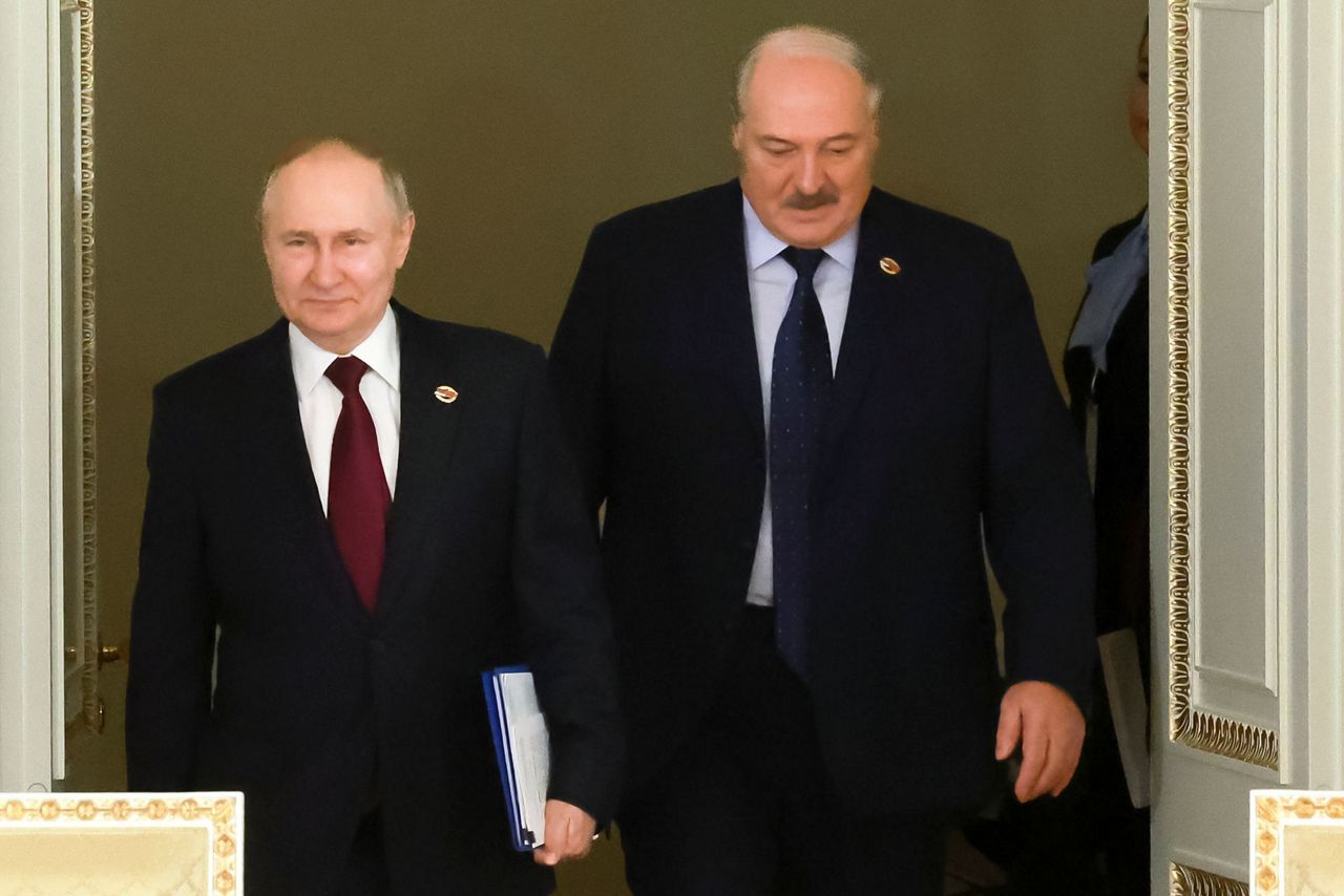 Putin and Lukashenko meet in St Petersburg to discuss ways to expand ...