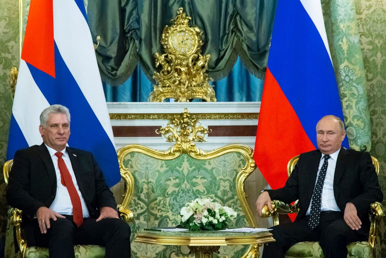 Russia and Cuba vow to expand their "strategic" ties