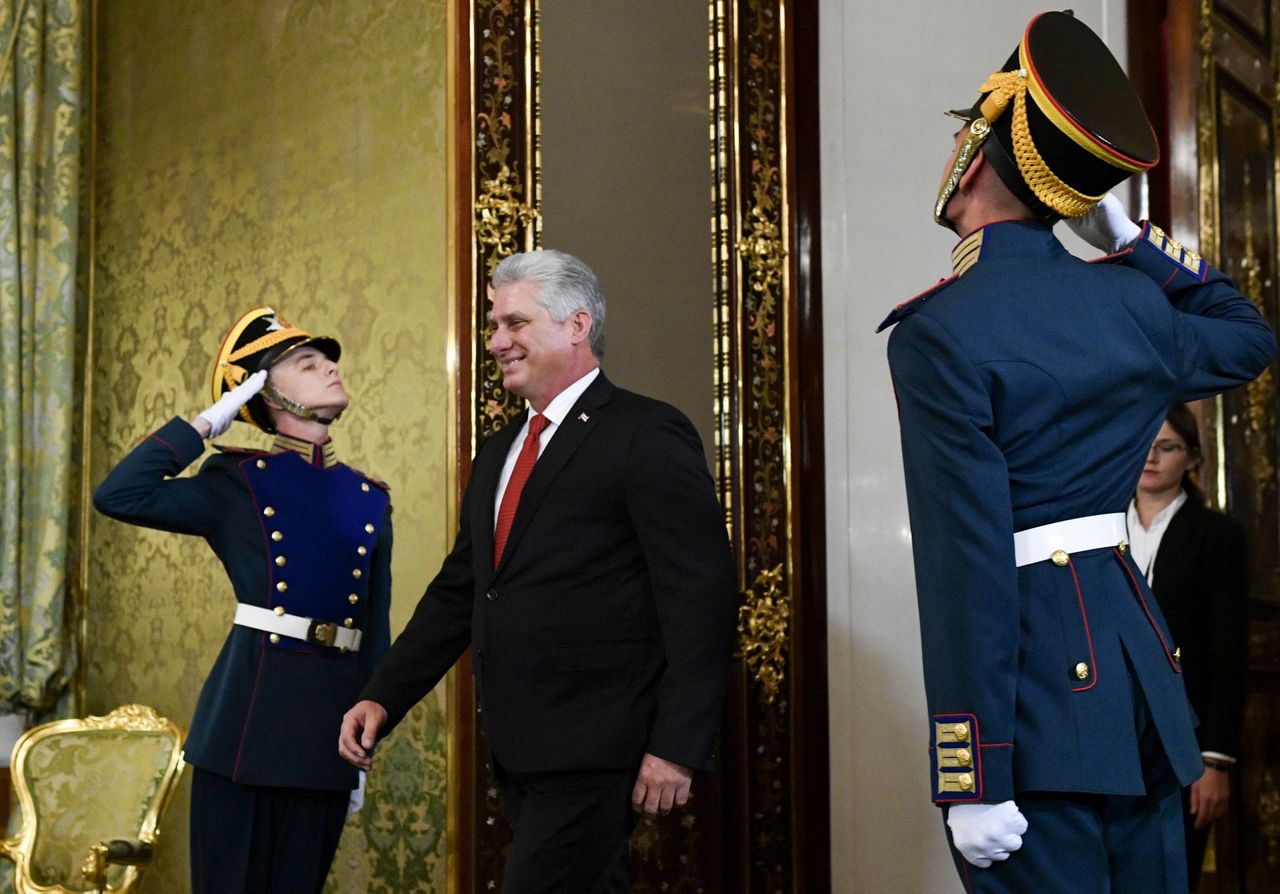 Russia and Cuba vow to expand their "strategic" ties