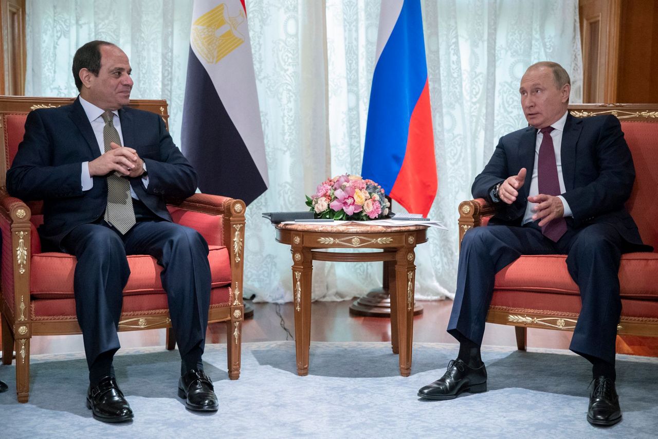 Russian and Egyptian presidents meet to boost trade