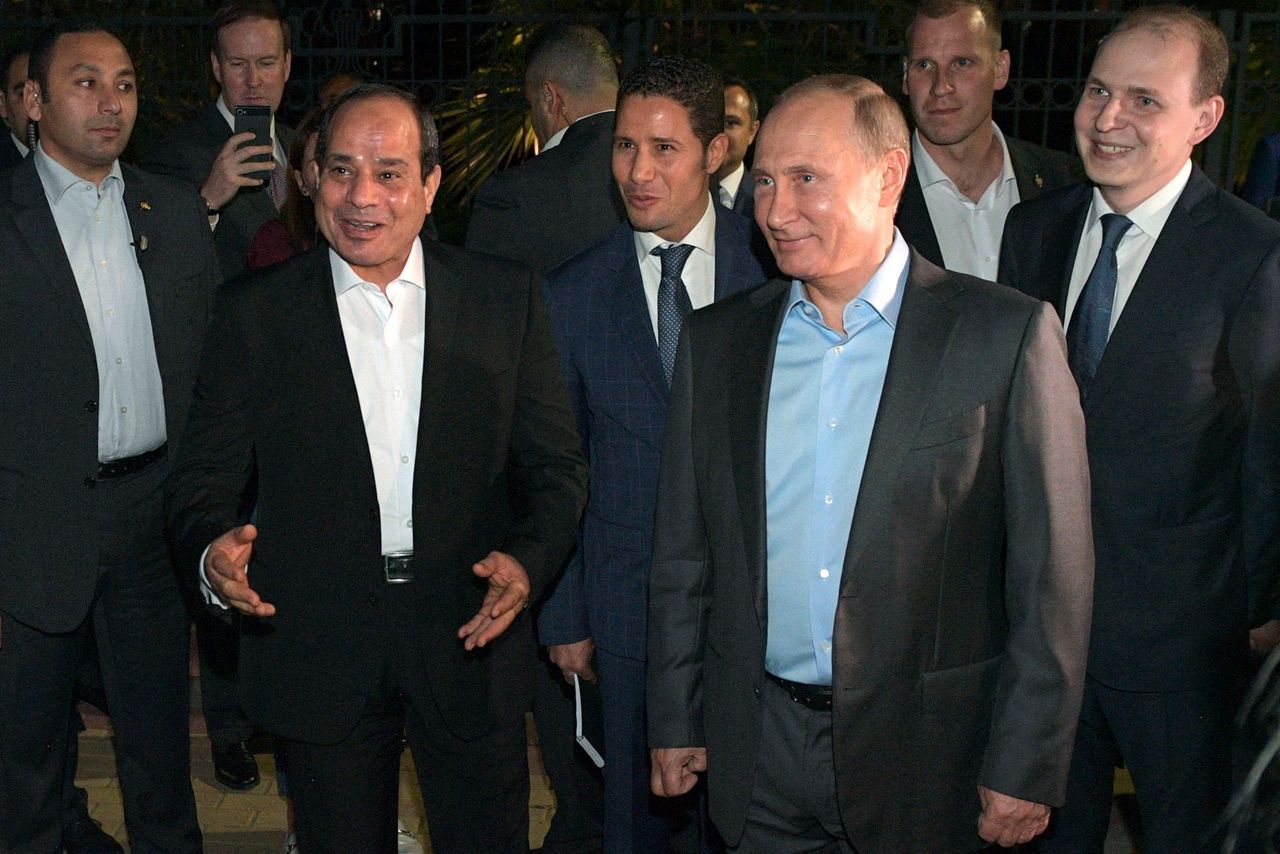 Russian and Egyptian presidents meet to boost trade
