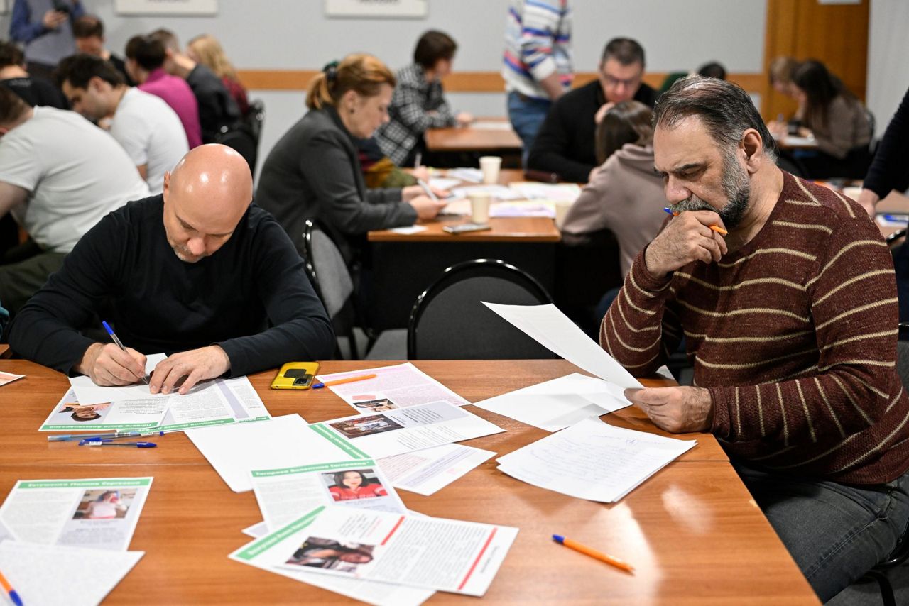 With dissent stifled, some Russians help political prisoners by writing ...