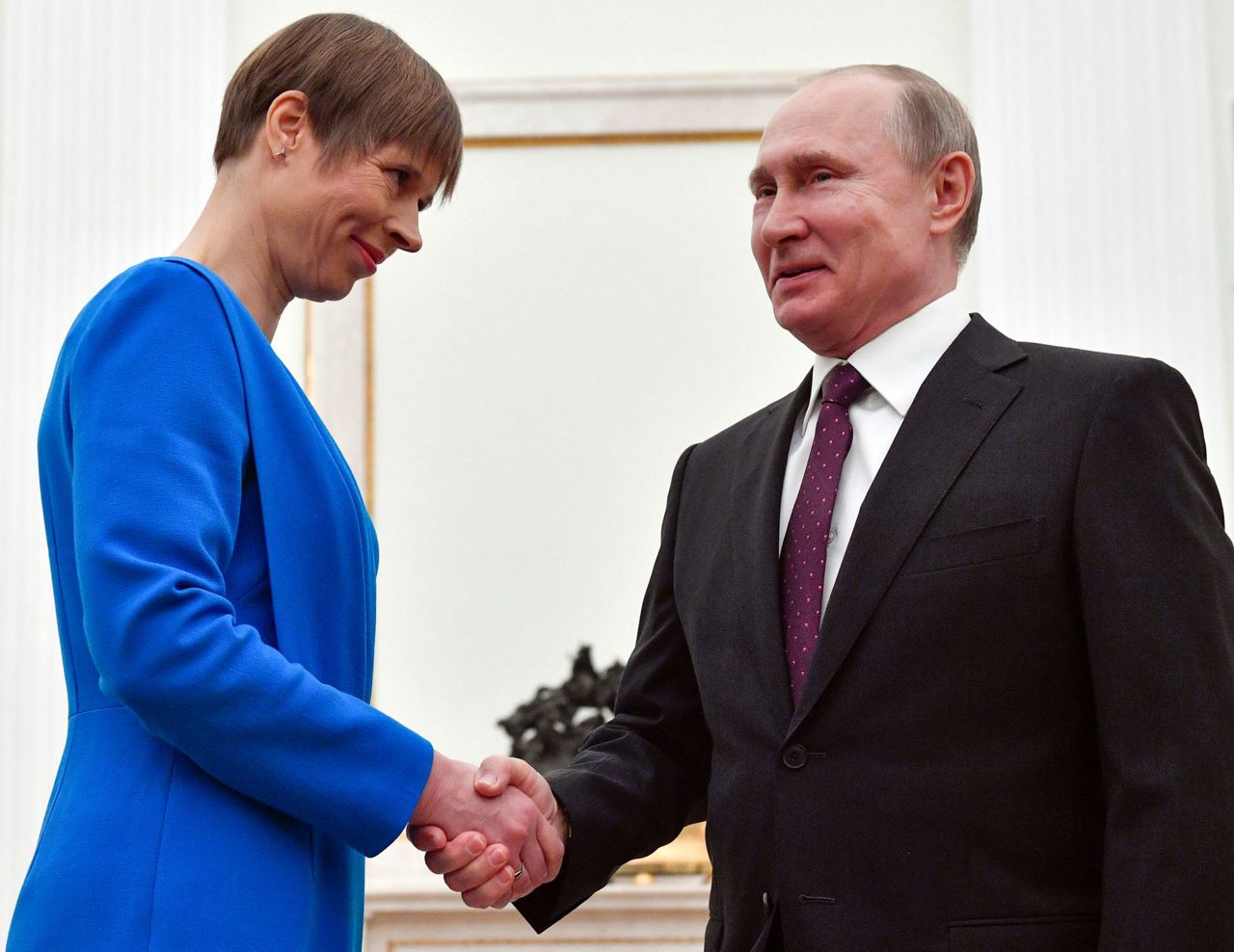Leaders Of Russia Estonia Sit Down For Talks