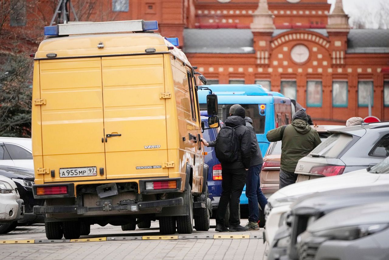 Blast in an upscale residential area in Moscow kills 1 and leaves 4 wounded