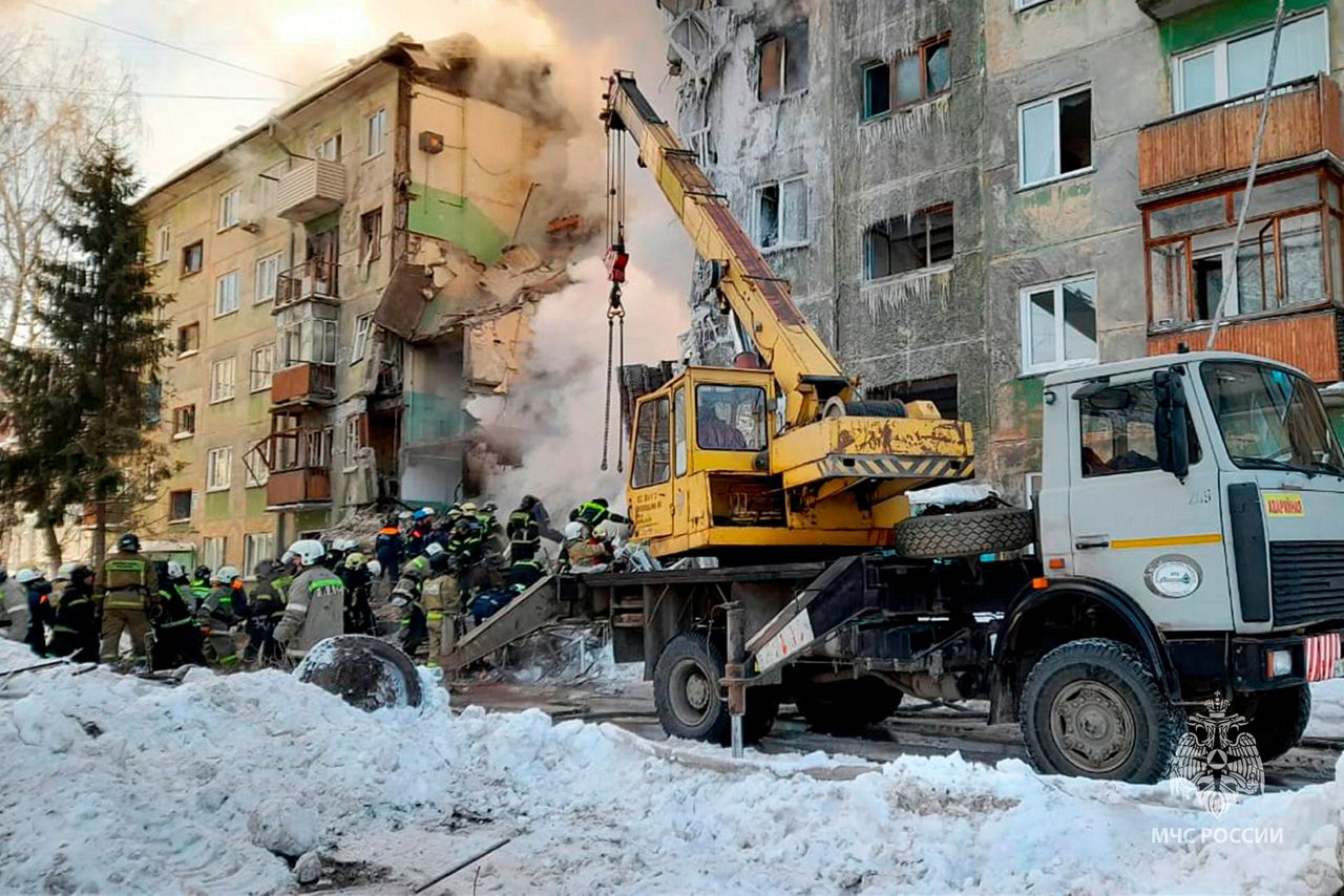 3 dead in apartment building fire in Novosibirsk, Russia