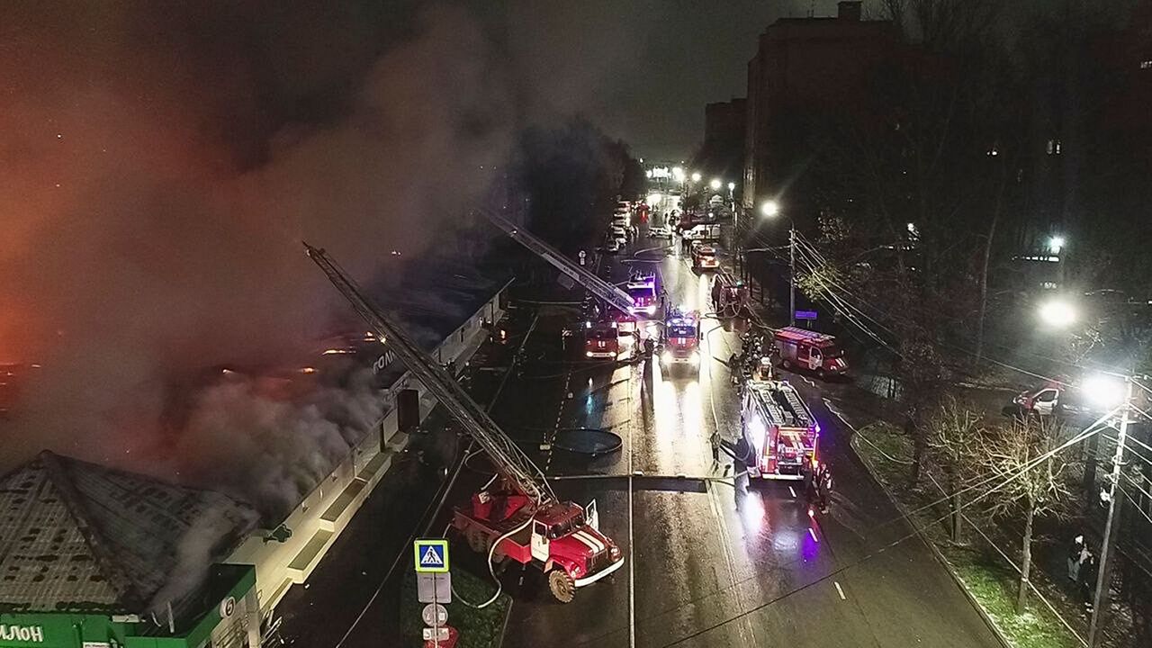 15 killed in Russia cafe blaze after flare gun discharged