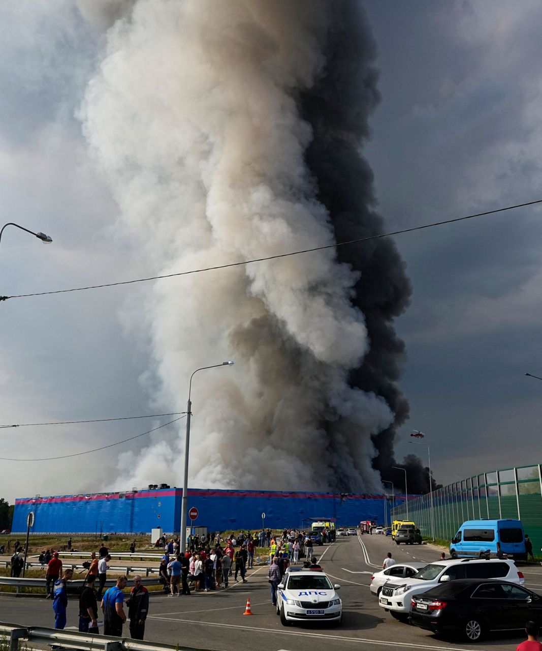 Large fire erupts at warehouse outside Moscow, 11 injured