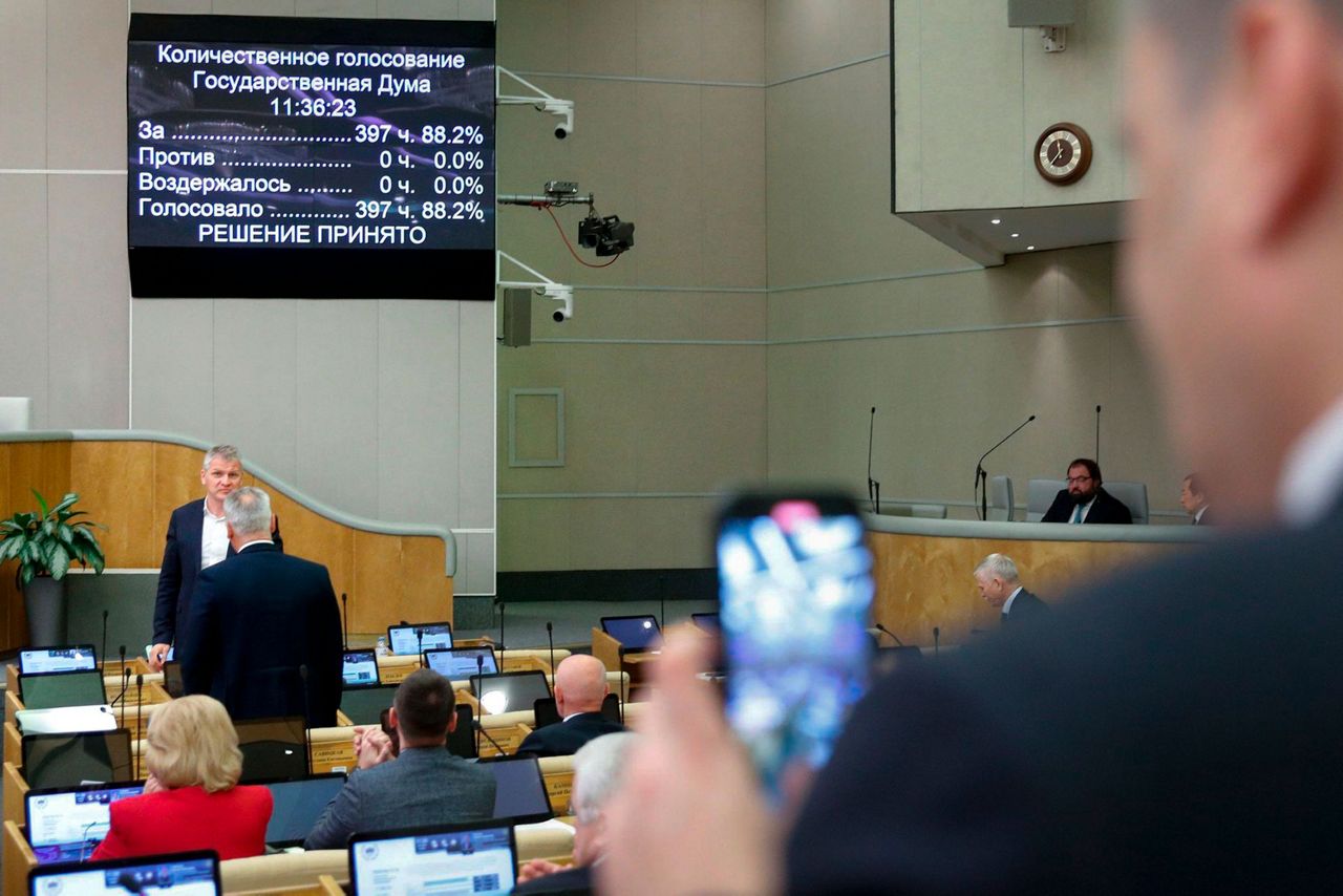 Russian Duma gives LGBTQ 'propaganda' bill final approval