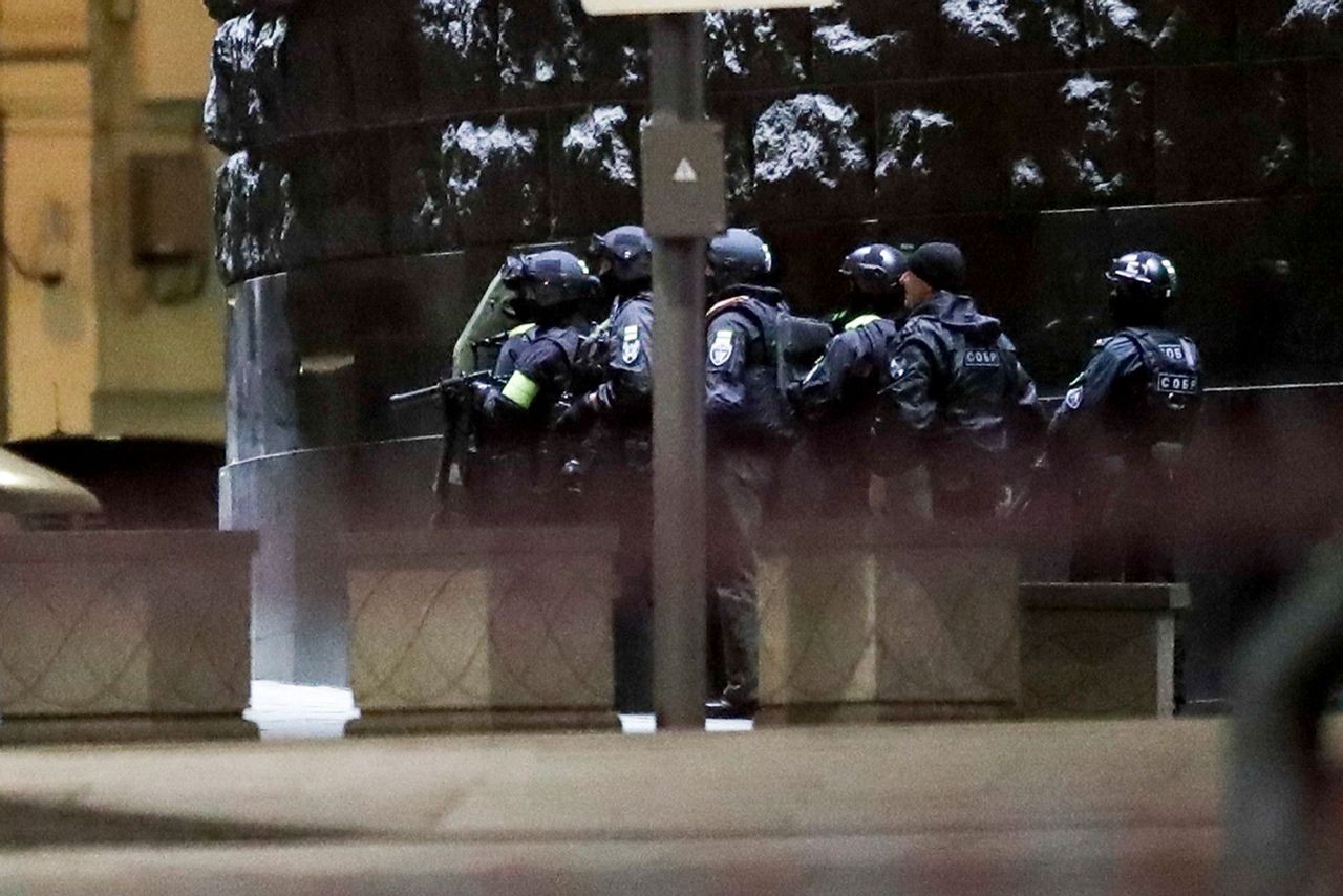 Gunman who shot officers in Moscow was rifle club member
