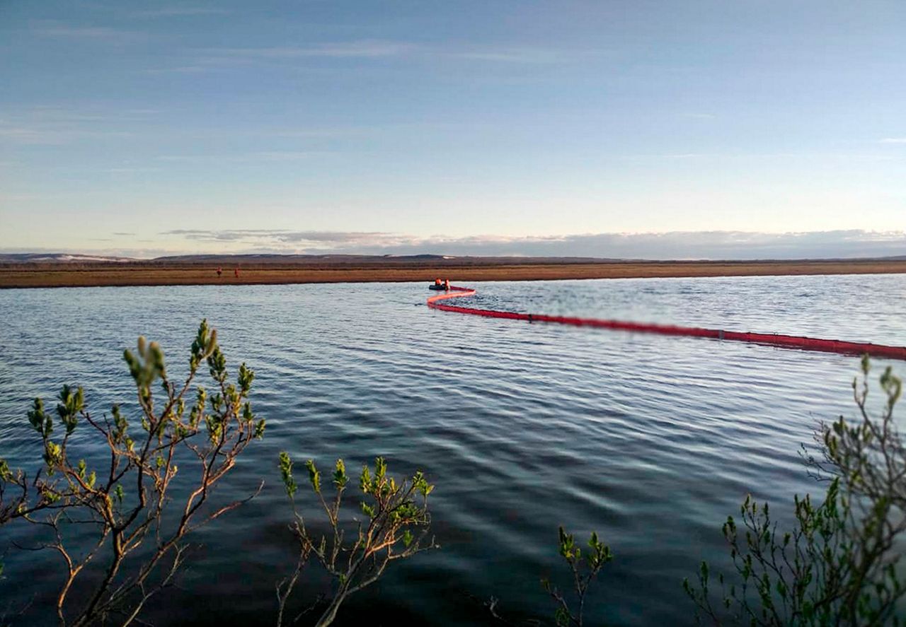 Investigators probe reported Russian tundra pollution