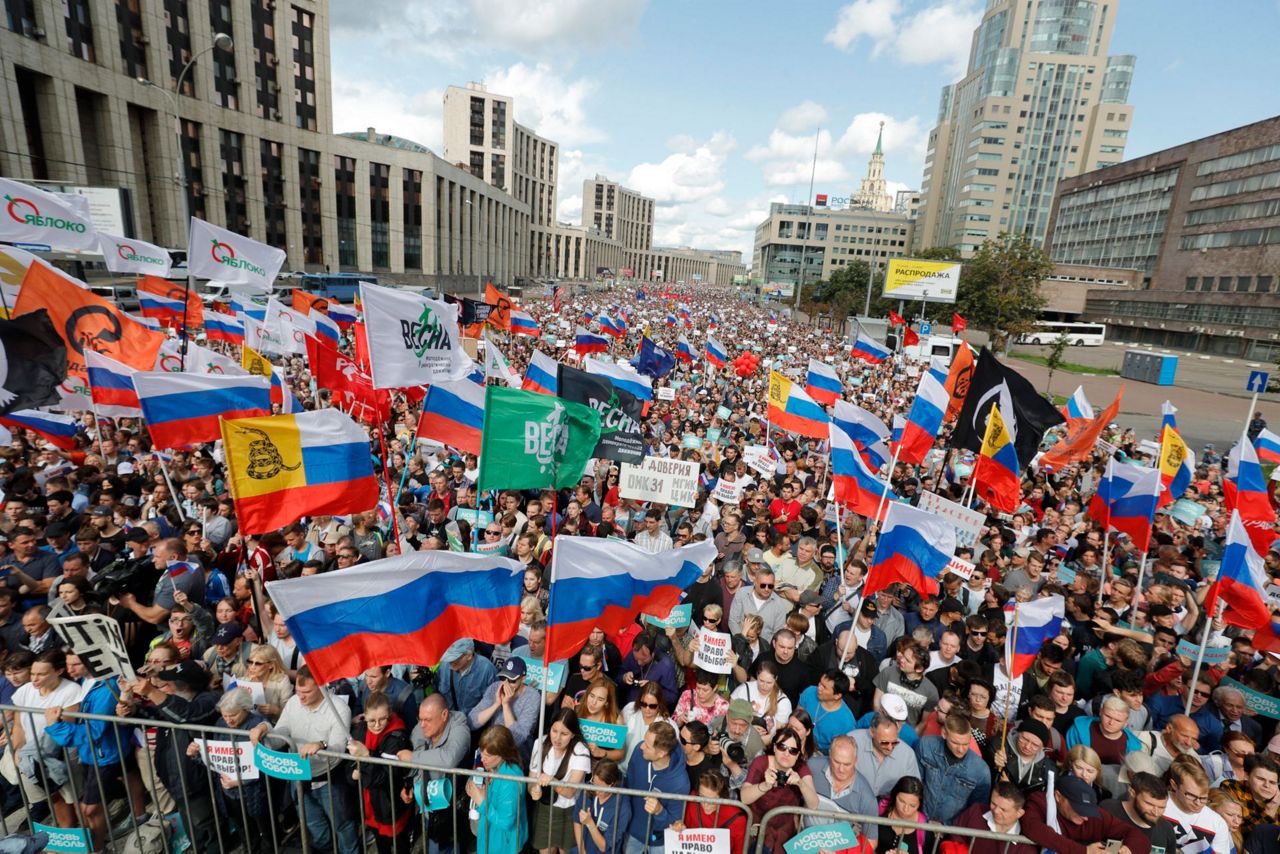 Barring of Moscow council candidates draws 12,000 to protest