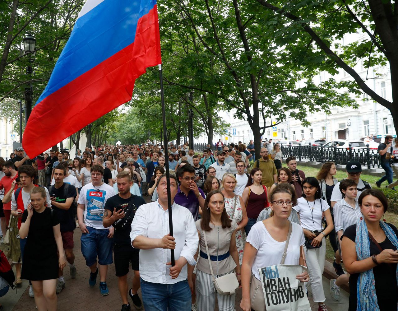 More than 20 arrested at Moscow protest after reporter freed