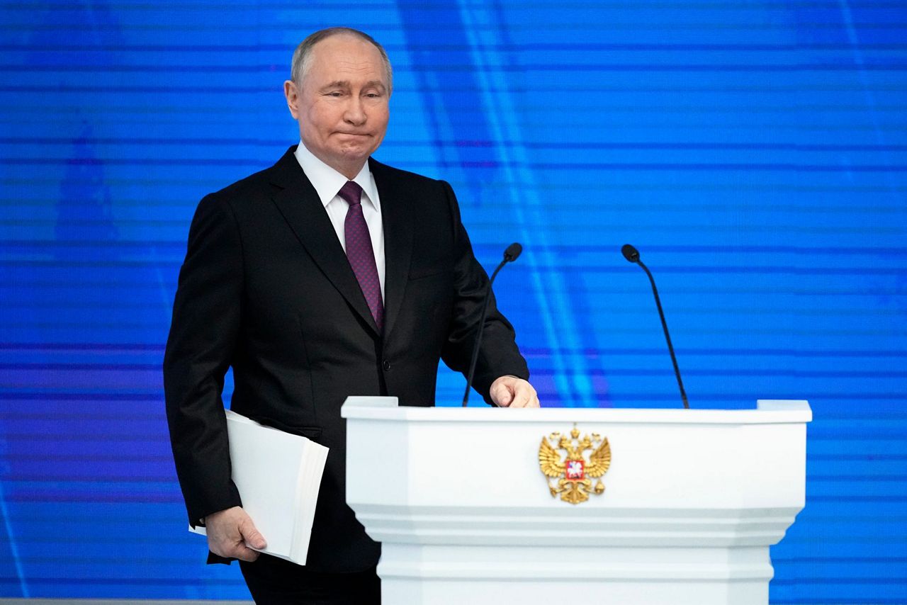 Putin pays tribute to Russian national unity as fighting grinds on in ...