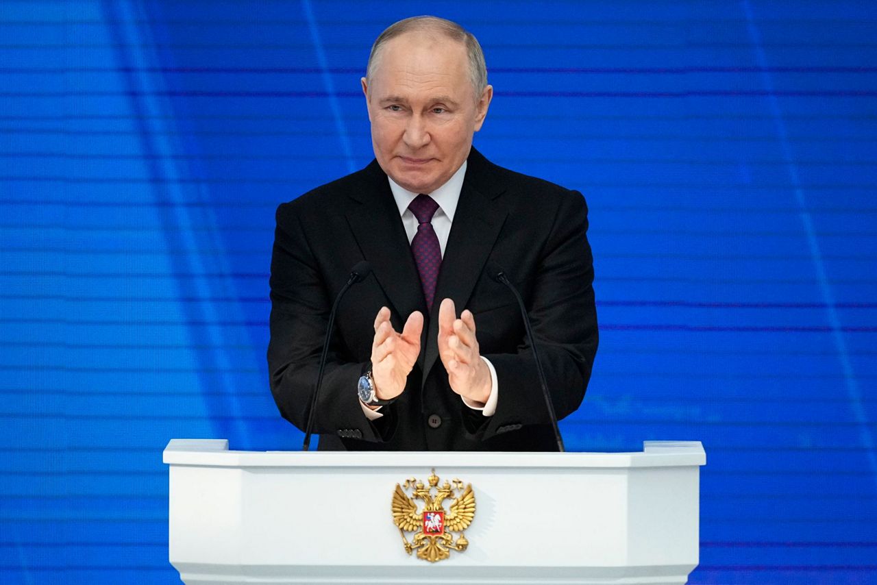Putin pays tribute to Russian national unity as fighting grinds on in ...