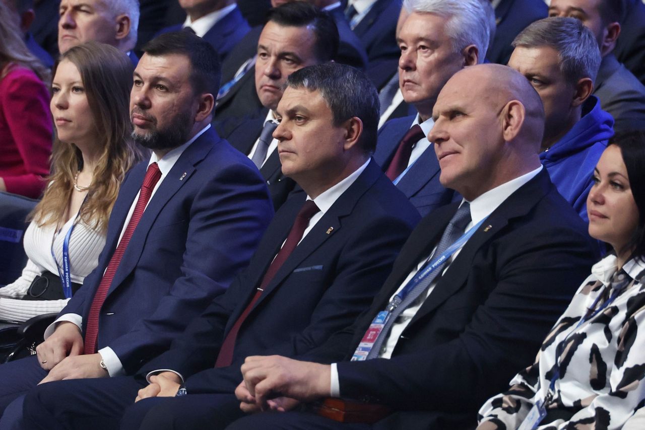 Russia's ruling party backs Putin's reelection bid while a pro-peace ...